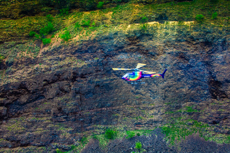 Kona Helicopter Tour | Hualālai Volcano – Rainbow Helicopters
