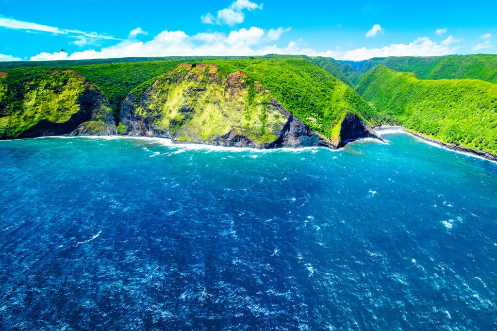 Kohala Coast Helicopter Tour – Waterfalls & Volcanoes | Rainbow