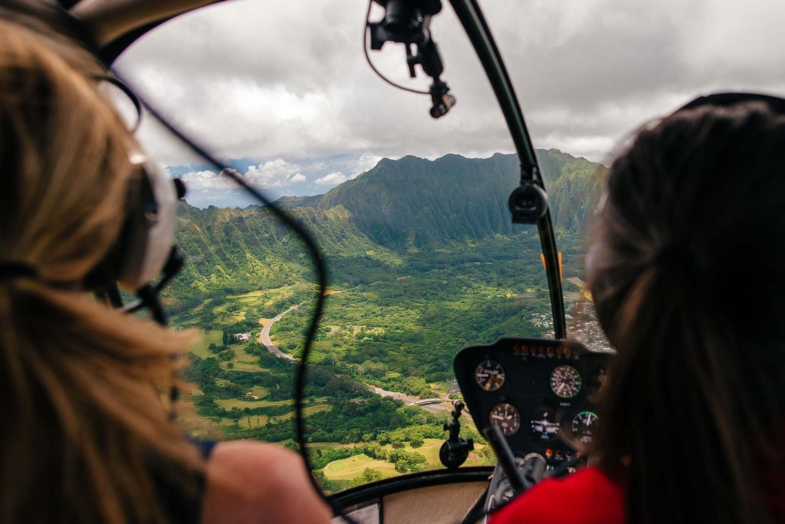 Learn to fly a Helicopter Oahu, Hawaii | Rainbow Helicopters